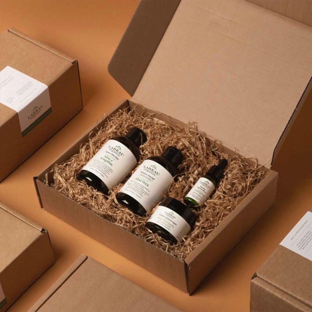 Folding Shipping Boxes for Efficient & Space-Saving Packaging